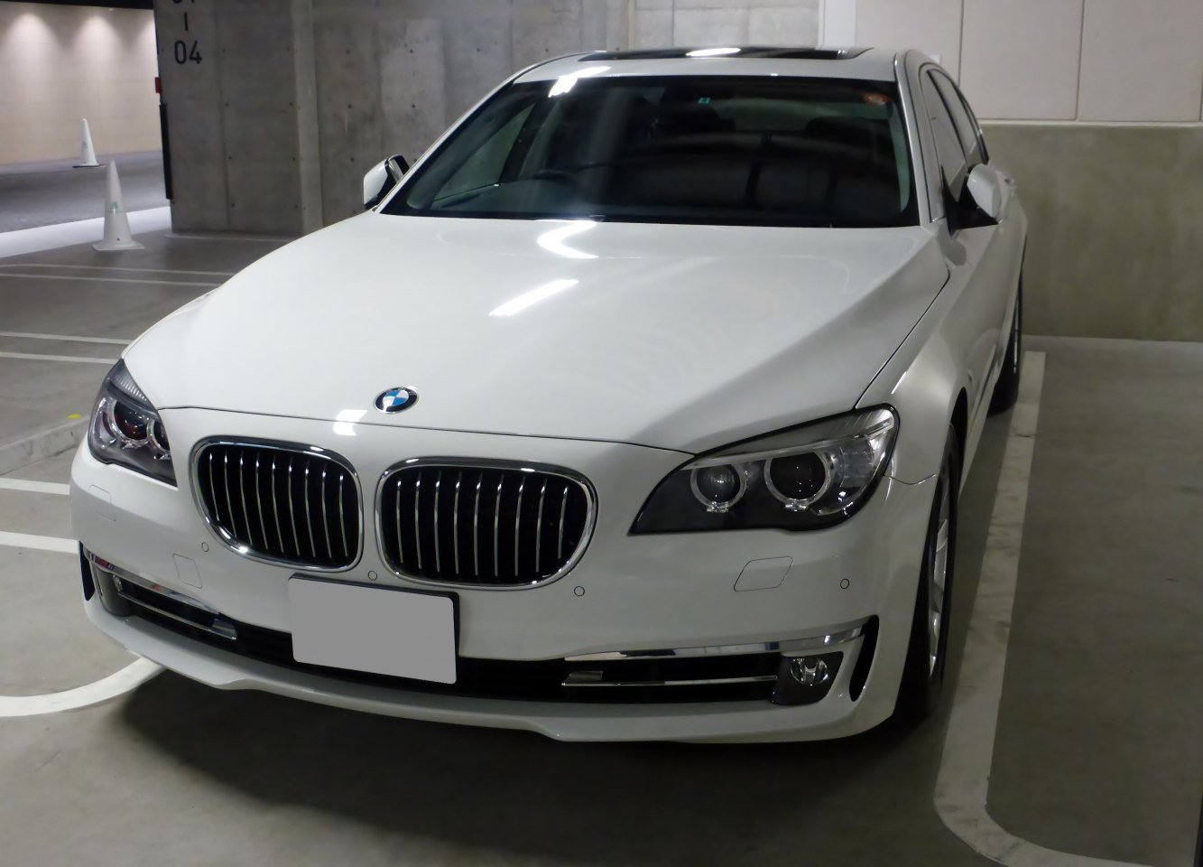 BMW 7 Series (F01 LCI, facelift 2012) 760i (544 Hp) Steptronic